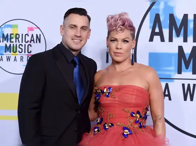 Pink trashes Carey Hart split rumors, says media should focus on ...