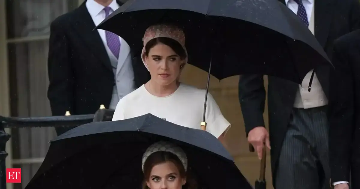 Princesses Beatrice and Eugenie, daughters of Prince Andrew, banned ...
