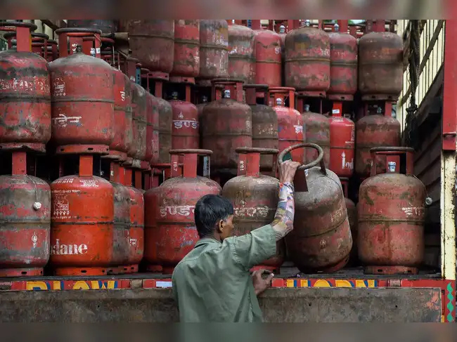 Government says LPG situation still concerning; flags panic bookings ...