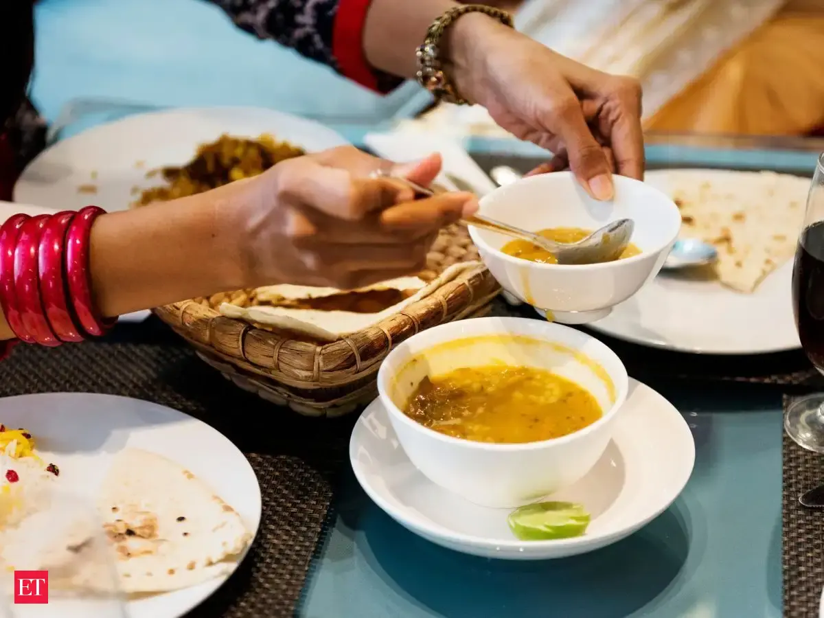Stop eating late: 6 reasons why you should eat dinner before 7 pm ...