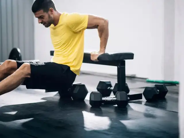 6 easy home workouts for massive triceps and bigger arms - Diamond Push ...