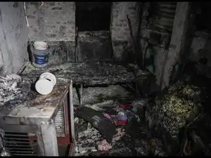 Fire engulfs over 100 jhuggies in Delhi's Shakur Basti; no casualties ...