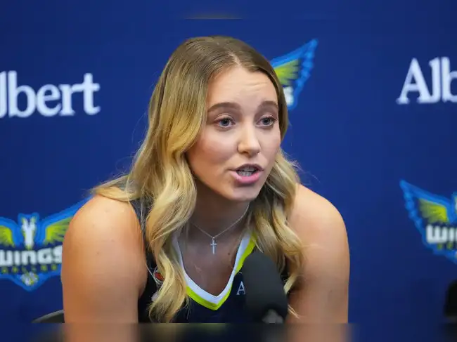 Bueckers breaks silence on Azzi Fudd relationship: 'Nobody's business ...