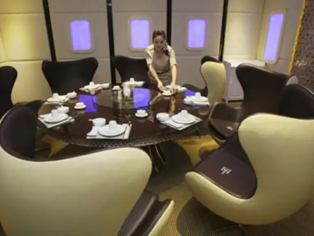 Special Class, A380 theme restaurant - Egg-shaped dining-table at an ...
