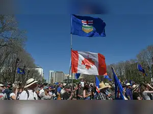Alberta separatist petition 302000 signatures submitted: Canada is ...