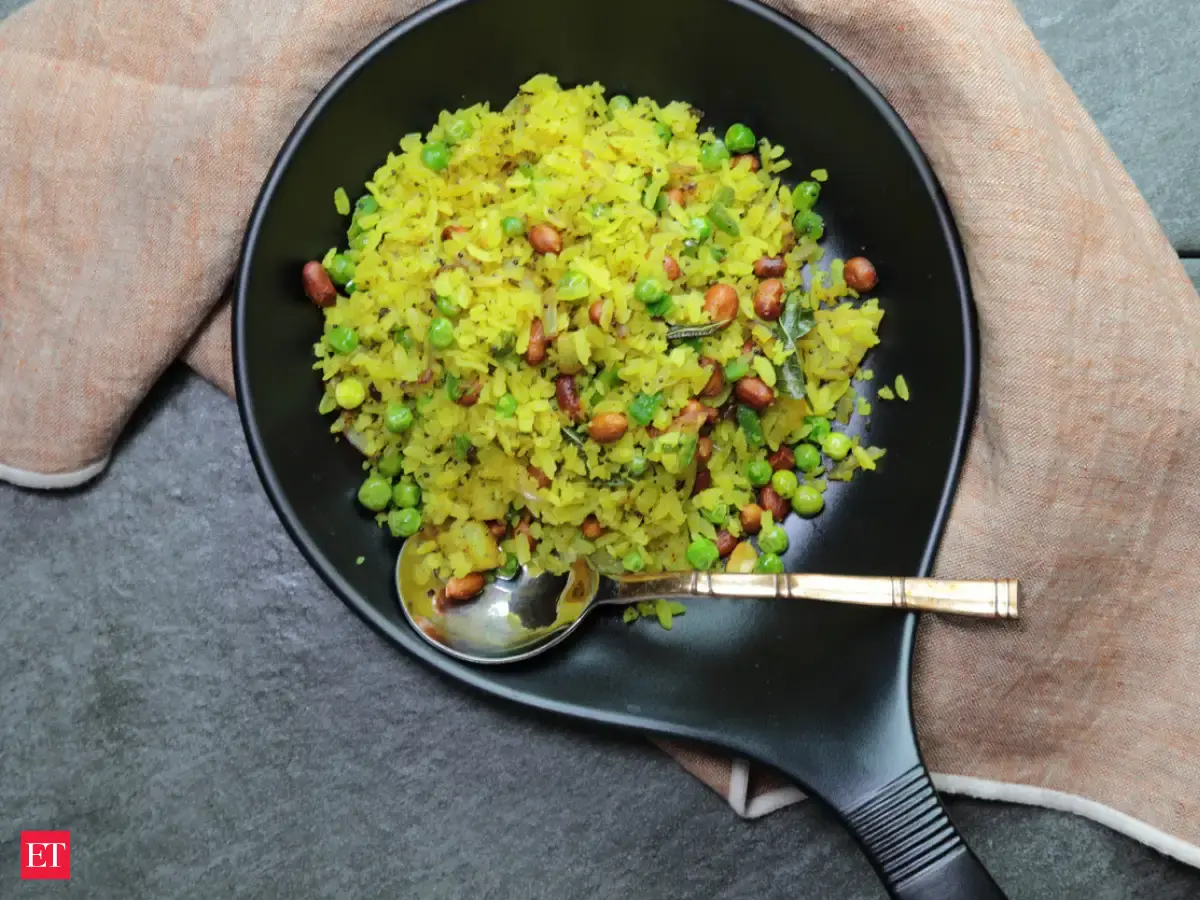 6 quick Indian breakfast ideas before heading to office - Poha with ...