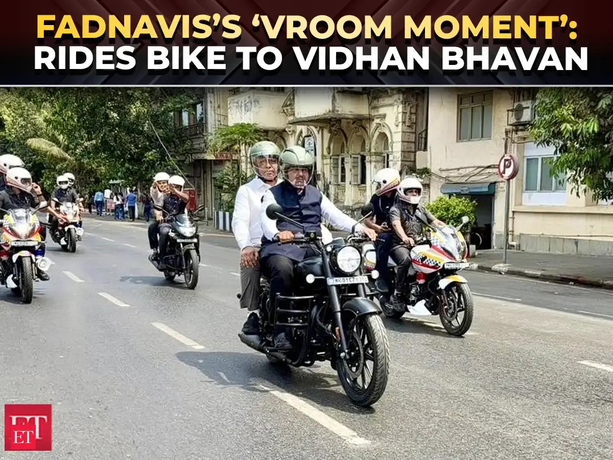 Maharashtra CM Fadnavis rides bike to Vidhan Bhavan after PM Modi’s ...