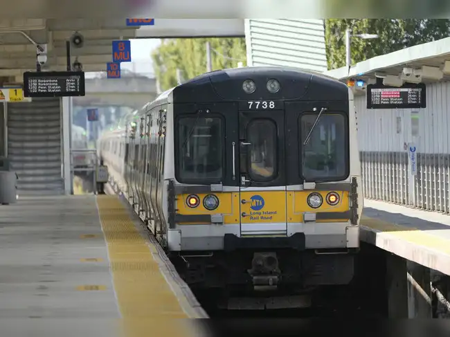 New York’s Long Island Rail Road workers strike disrupts busiest US ...