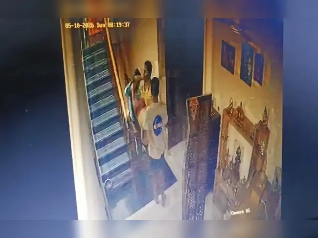 Twisha Sharma's final moments caught on CCTV: Noida woman's suicide ...