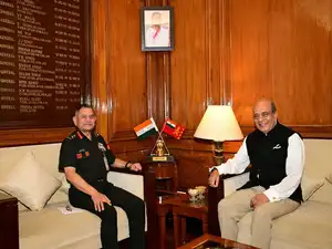 Army Chief meets Indian High Commissioner-designate to Bangladesh ...