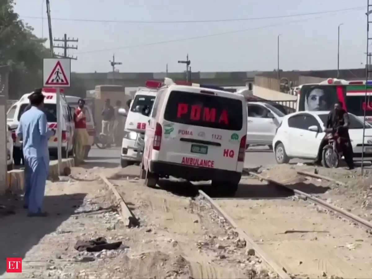 Powerful bomb explosion targets train in Pakistan's Quetta, killing at ...