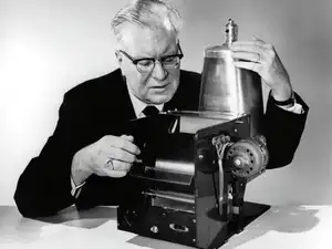 In 1938, a patent clerk rubbed sulfur onto a metal plate and copied a ...