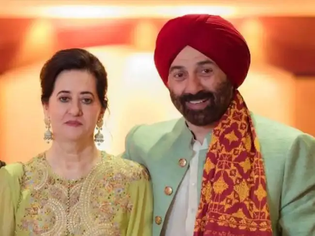 Sunny Deol’s sweet gesture for wife Pooja in her rare public appearance ...