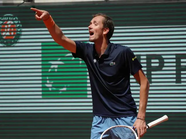 Daniil Medvedev stunned by wildcard Adam Walton in French Open first ...