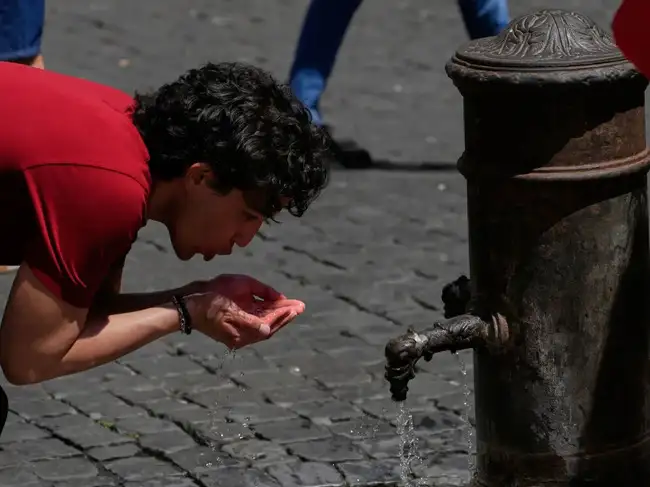 Exceptionally early heat wave shatters records and brings deaths in ...