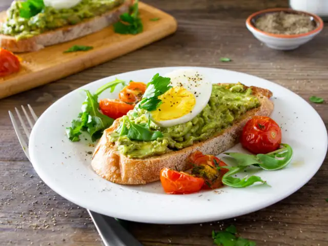7 healthy breakfast ideas to start your day right - Oats with Fruits ...