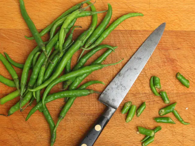 How to make instant chilli pickle at home in just a few minutes with ...
