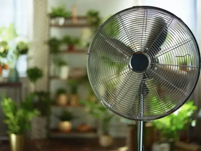6 smart ways: How to dry clothes indoors during sudden rain without bad ...