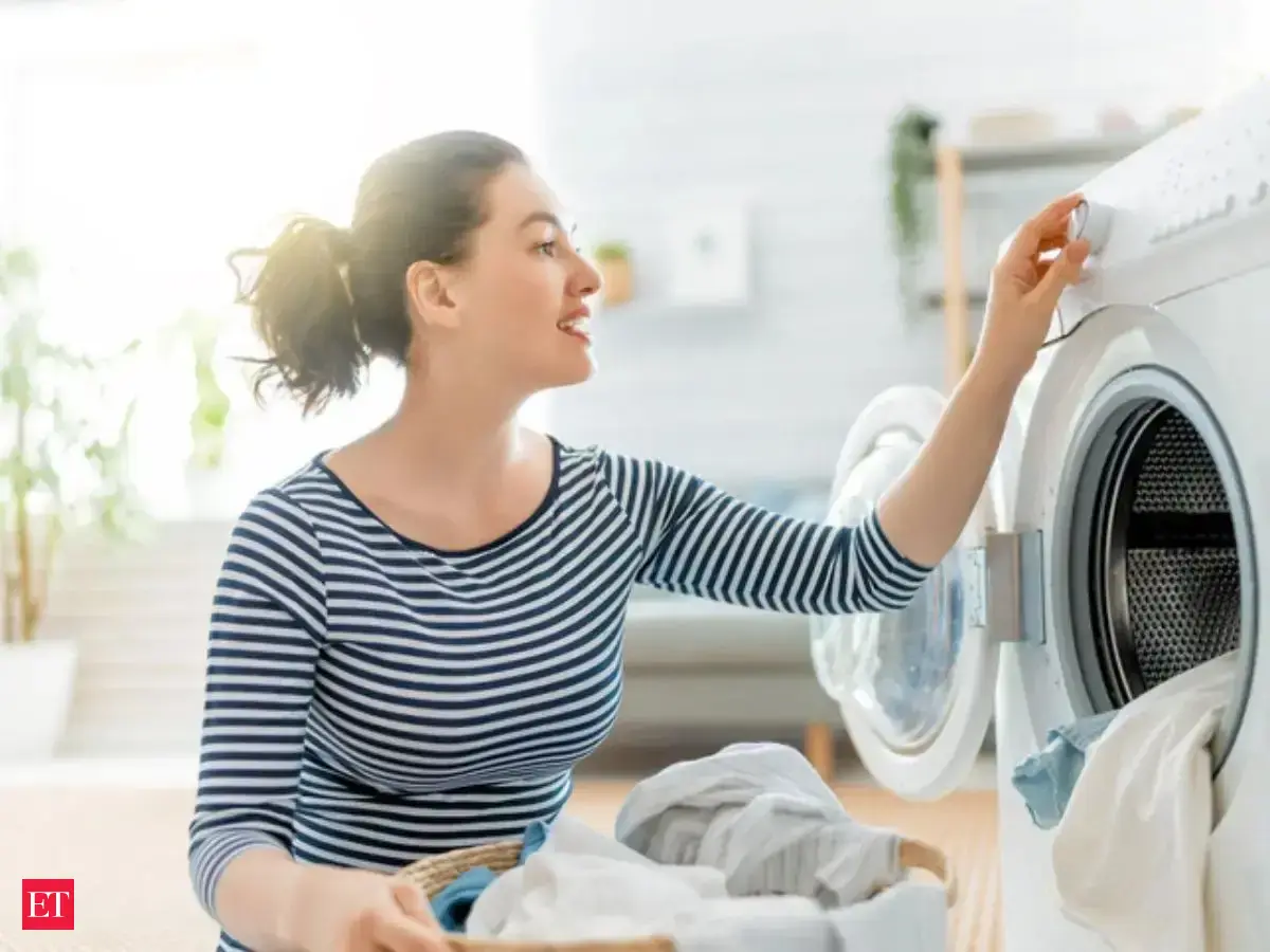 6 smart ways: How to dry clothes indoors during sudden rain without bad ...