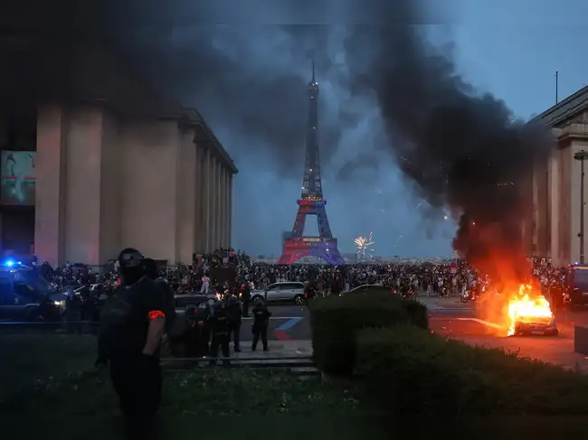 Two hundred hurt in post-game violence as Paris hails second Champions ...