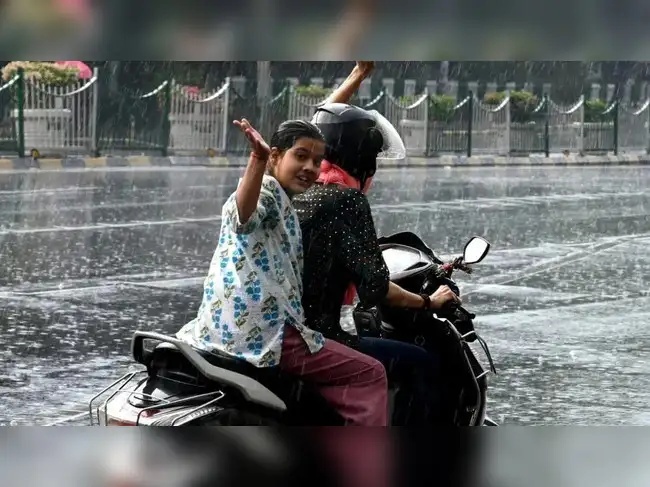 Delhi, Noida, Gurugram rain update: IMD issues yellow alert for capital ...