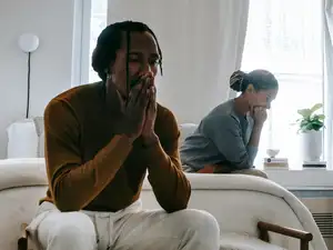 Therapists say people who love their partner but feel suffocated by ...