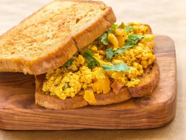 5 easy high-protein breakfasts for office goers - Besan Chilla with ...