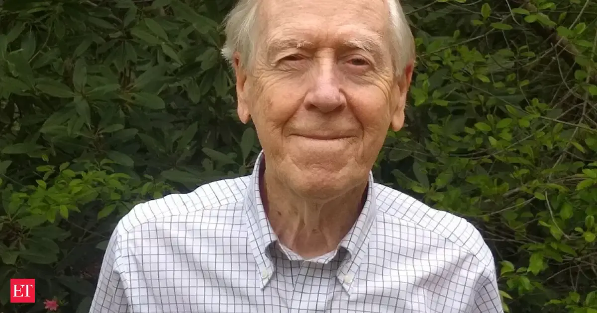 The MIT professor who taught the math behind every AI tool for 61 years ...