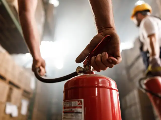 6 fire safety tips everyone should know to stay safe - Install Smoke ...