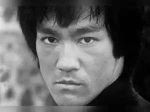 bruce lee: Quote of the day by Bruce Lee: '‎The successful warrior is ...