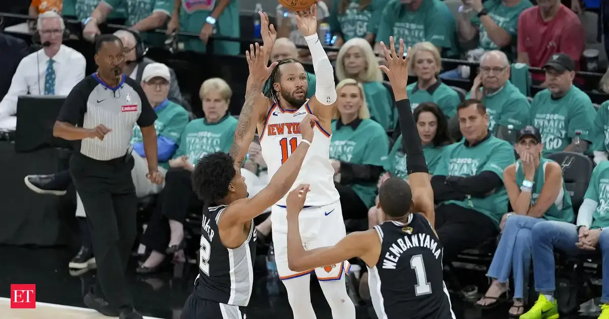 Knicks vs Spurs: Jalen Brunson stars as Knicks erase 14-point deficit ...