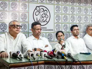 Holding the flock together: Mamata Banerjee reaches out to rebels as ...