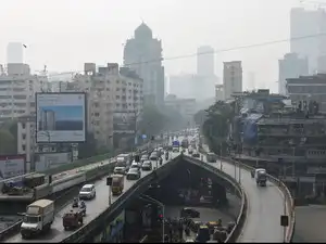 "Signal Shala": Mumbai flyover school offers big lifeline to street ...