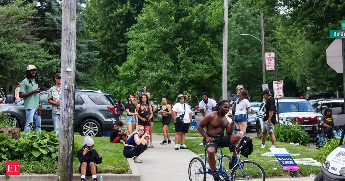 Toledo Shooting: Viral video shows people running for cover as gunshots ...