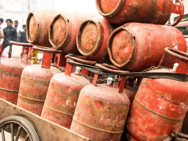 LPG prices up again: 7 smart kitchen tricks to make your gas cylinder ...