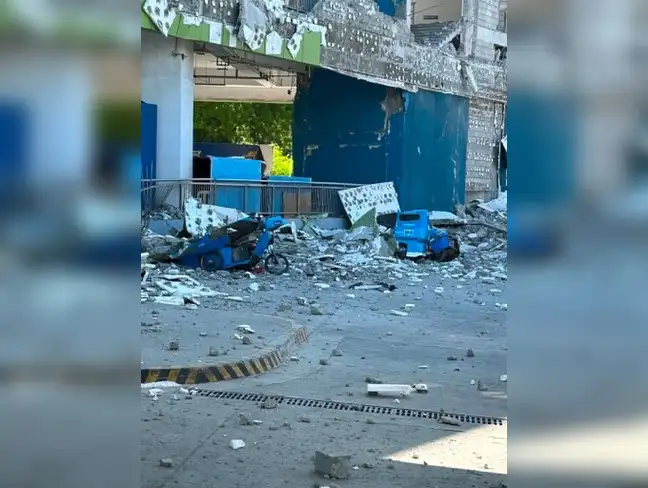 Philippines earthquake in videos: Watch buildings collapse, airport ...