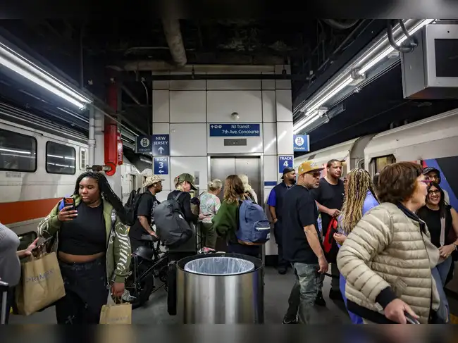 Penn Station stabbing leaves six injured: Suspect in custody after ...