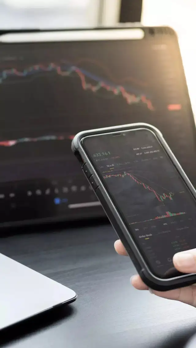 Negative Breakout: These 9 stocks drop below their 200 DMAs - Flashing ...