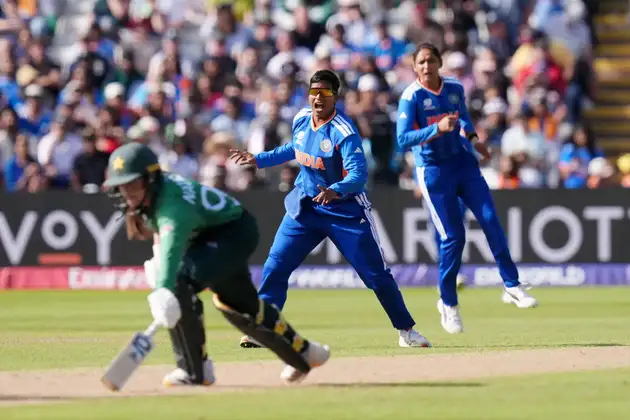 India Women vs Pakistan Women Live Cricket Score: India to kick off ...