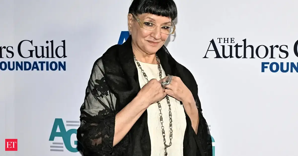 Quote of the Day by Sandra Cisneros: ‘You can never have too much sky ...