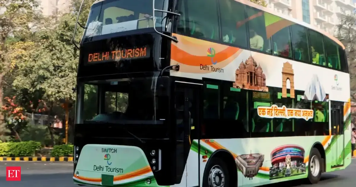 Delhi's double-decker tourist bus crosses 1,500 riders mark; summer ...