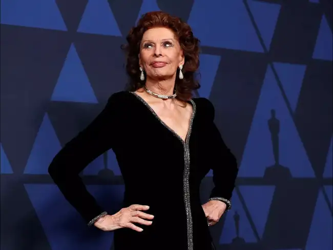 Quote Of The Day By Sophia Loren At The Dressing Table Every Woman