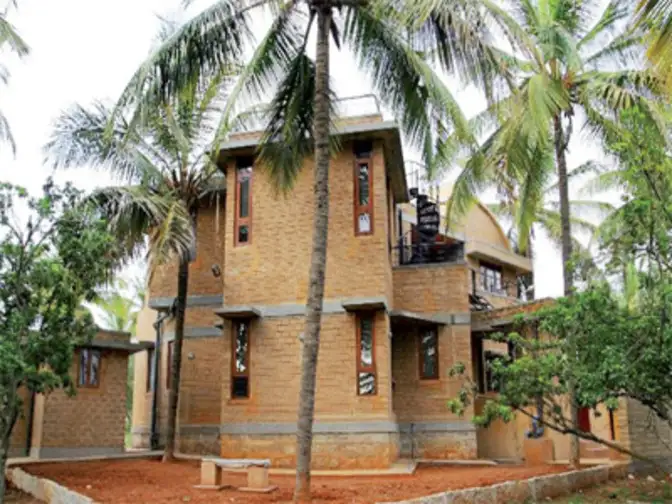 Alternative architecture: An eco-friendly house in the city - The ...