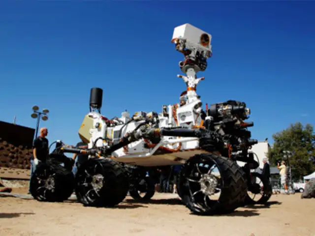 Control rooms at the Jet Propulsion Laboratory - Mars rover Curiosity ...