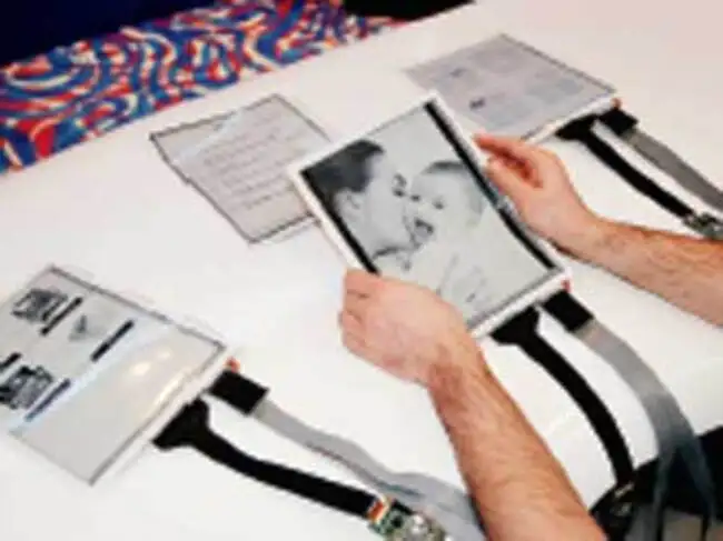 The PaperTab: A seamless fold-up, roll-up tablet computer for you - The ...