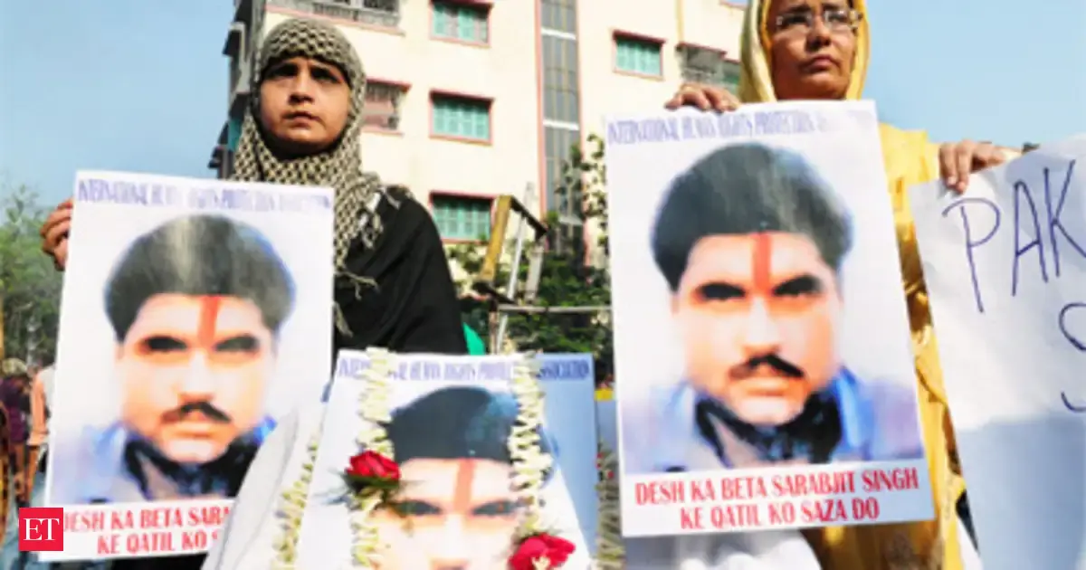 Pakistan minister exposes corruption, weak security in Lahore jail ...