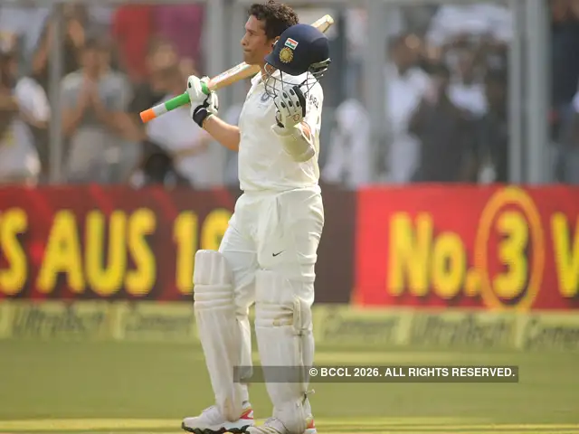 Sachin Tendulkar bowls in his last test match - Sachin Tendulkar's last ...