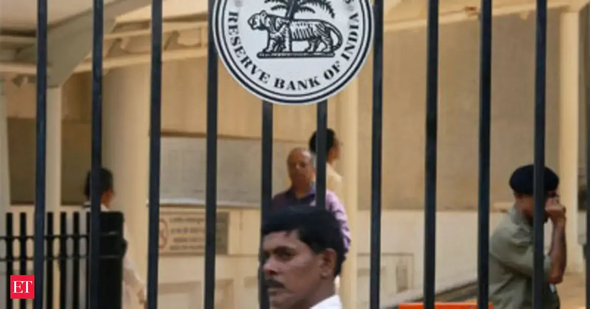 RBI favours slashing SLR to free up funds for industry - The Economic Times
