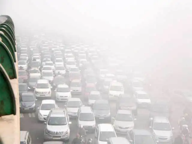 Fog-covered Golden Temple - Dense fog engulfs north India: Trains ...