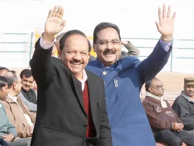 Arvind Kejriwal takes oath as Delhi Chief Minister - December 28, 2013 ...